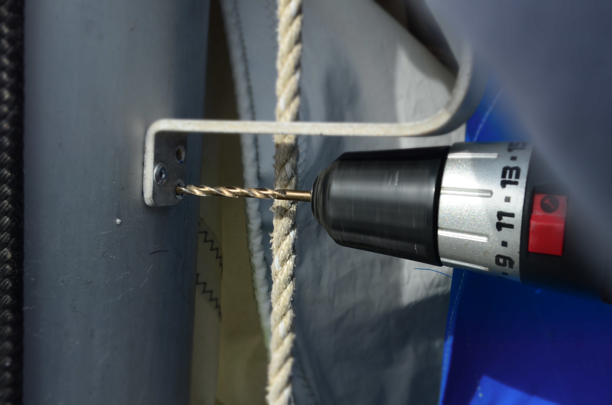 Mast steps | Installation